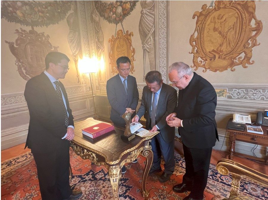 Pope Fracis Received SDG Group Visit, Called for World Peace -SDG Group